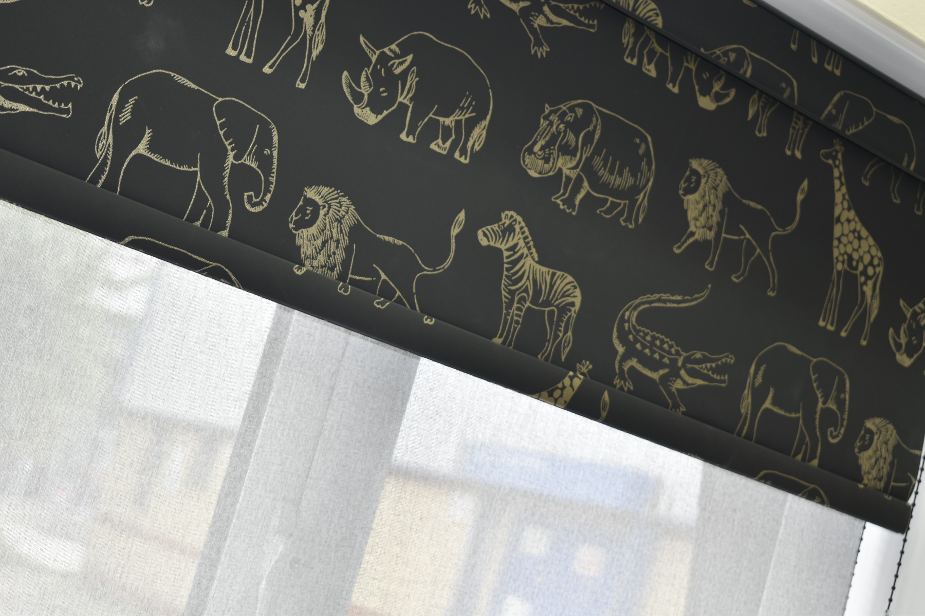 Plain or Pattern Blinds? The Choice Is Yours!